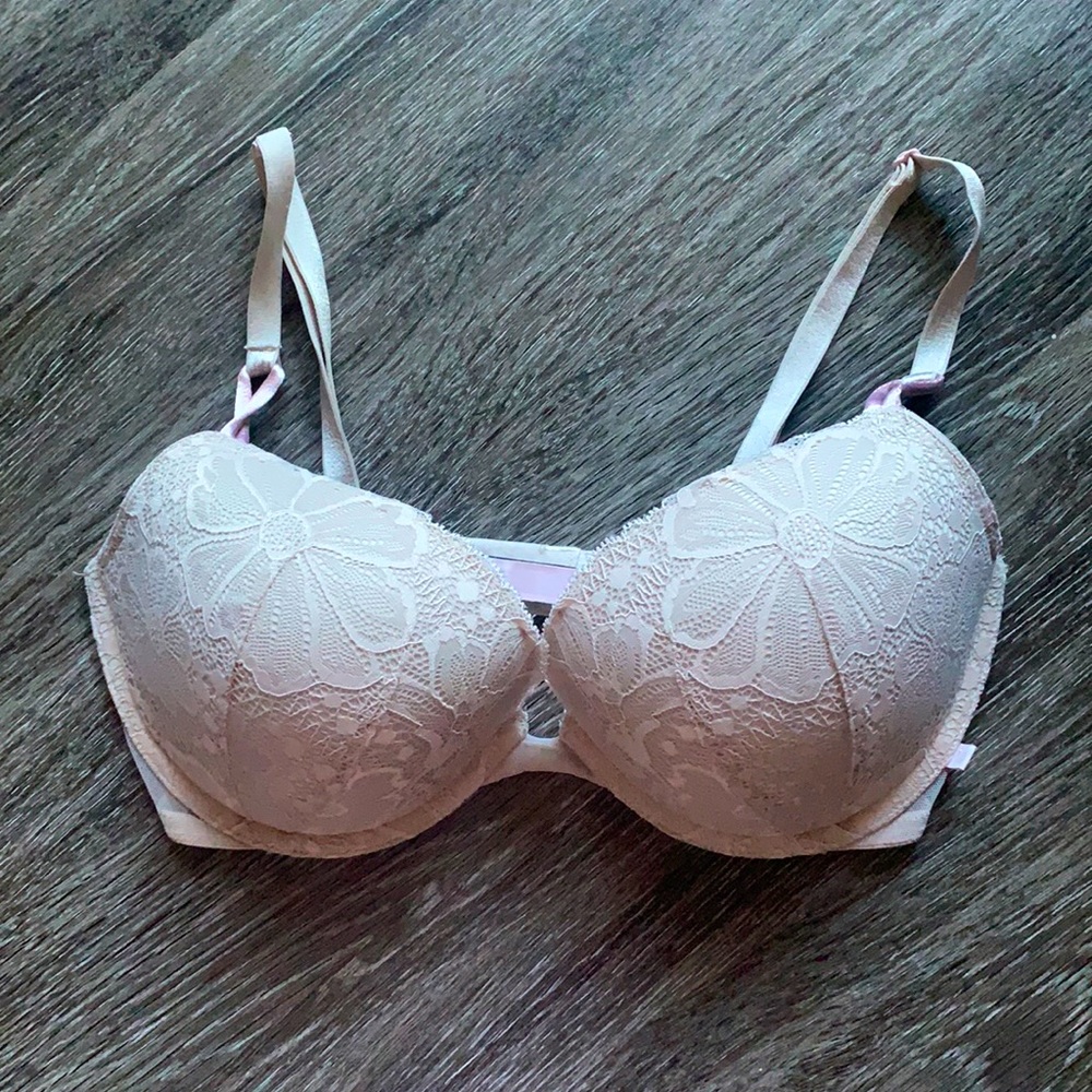Victoria’s Secret Blush Pink Bra - Gem